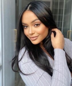 Afshan Azad Height, Age, Boyfriend, Husband, Children, Family ...