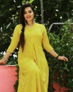 Remya Panicker Height, Age, Boyfriend, Husband, Family, Biography ...