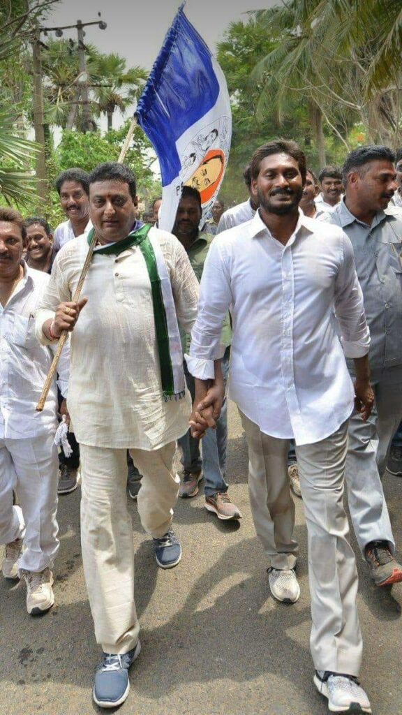 Prudhvi Raj Height, Age, Wife, Family, Biography & More » StarsUnfolded