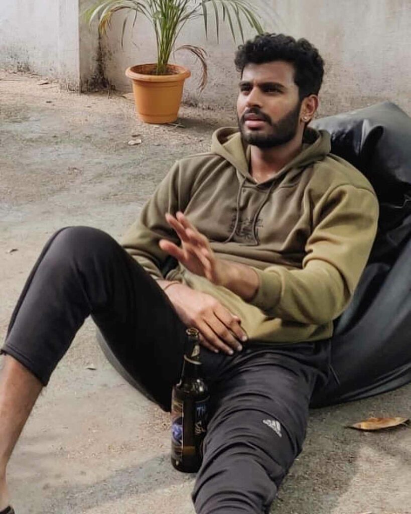 Sameer Malla Height, Age, Girlfriend, Wife, Family, Biography & More ...