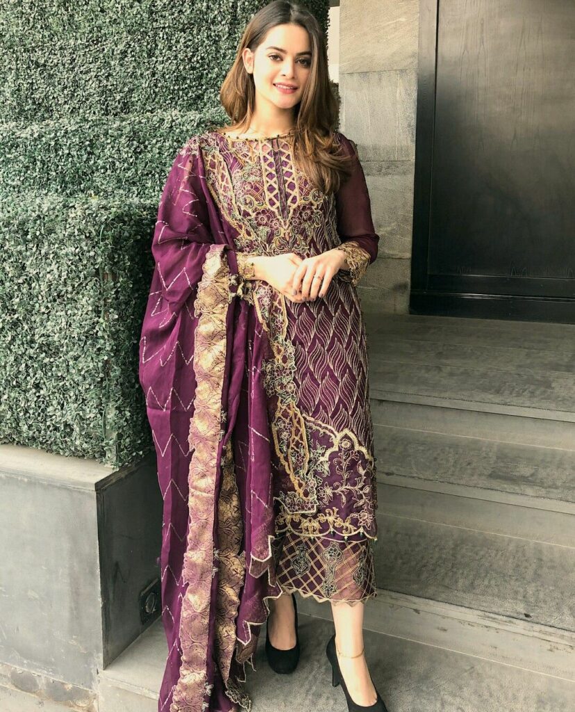 Minal Khan (Pakistani Actress) Height, Age, Boyfriend, Husband, Family ...