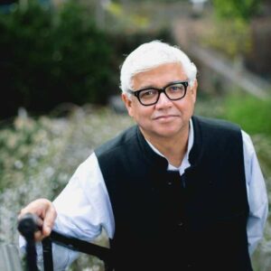 Amitav Ghosh Age, Wife, Children, Family, Biography & More » StarsUnfolded