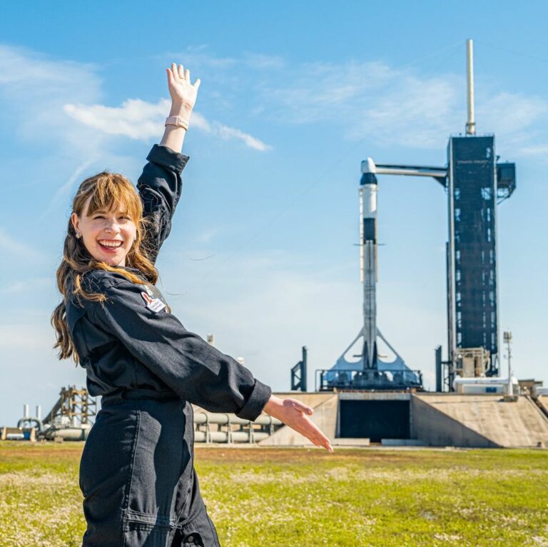 Hayley Arceneaux Height, Age, Boyfriend, Family, Biography & More ...