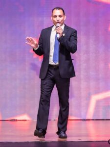 Dave Sidhu Height, Age, Wife, Family, Biography & More » StarsUnfolded