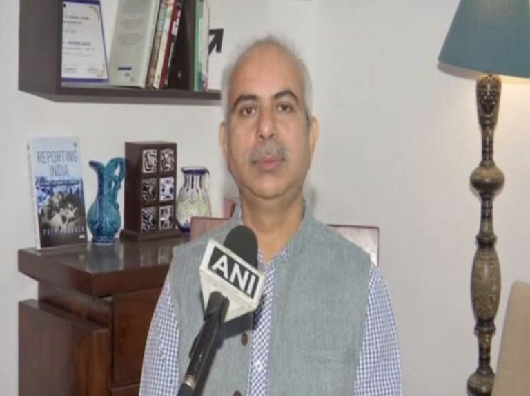 Rasheed Kidwai Age, Caste, Wife, Children, Family, Biography & More ...