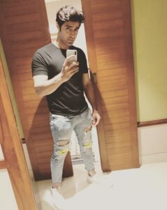 Karan Nath (Bigg Boss OTT) Height, Age, Girlfriend, Family, Biography ...