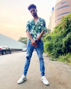 Zeeshan Khan (Bigg Boss OTT) Height, Age, Girlfriend, Family, Biography ...