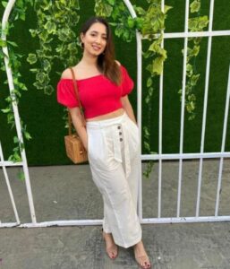 Komal Aziz Khan Height, Age, Boyfriend, Husband, Family, Biography ...