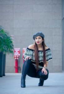 Amy Chhabra Height, Age, Husband, Family, Biography & More » StarsUnfolded