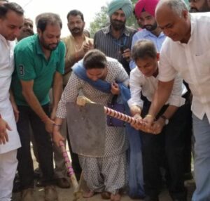 Preneet Kaur Age, Caste, Husband, Children, Family, Biography & More ...