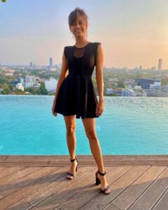 Yohani Height, Age, Boyfriend, Family, Biography & More » StarsUnfolded