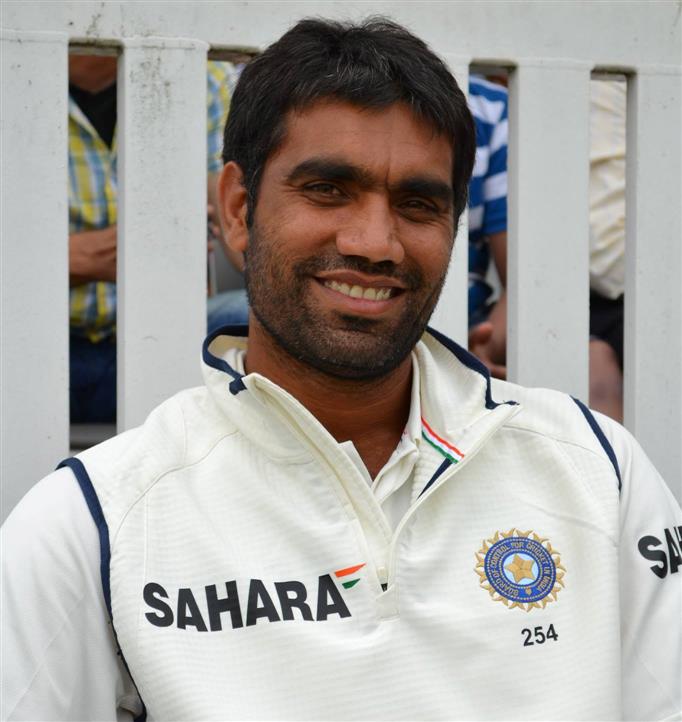 Munaf Patel Height, Age, Wife, Children, Family, Biography & More ...