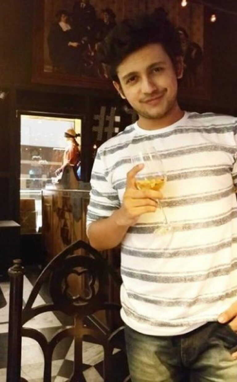 Adish Vaidya Height, Age, Girlfriend, Family, Biography & More ...