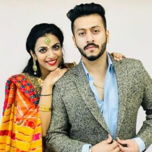 Pukhraj Bhalla Height, Age, Girlfriend, Wife, Family, Biography & More ...