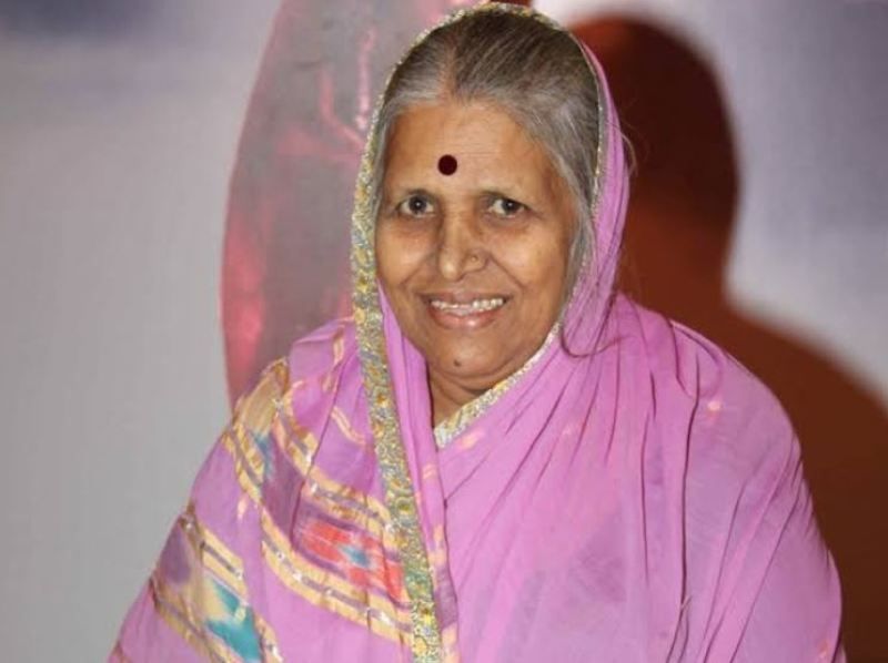 Sindhutai Sapkal Age, Death, Husband, Children, Family, Biography ...