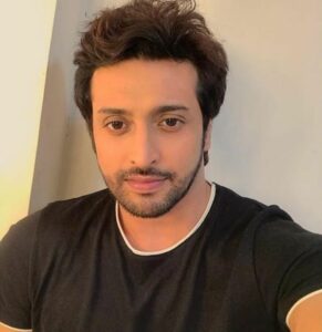 Yash Pandit Height, Age, Girlfriend, Wife, Family, Biography & More ...