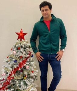Yash Pandit Height, Age, Girlfriend, Wife, Family, Biography & More ...