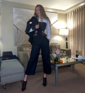 Eileen Gu Height, Age, Boyfriend, Family, Biography & More » StarsUnfolded