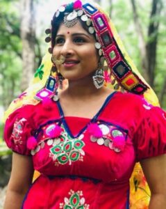 Satyavathi Rathod (Mangli) Height, Age, Husband, Family, Biography ...