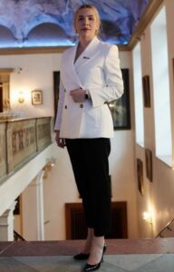 Kira Rudik Age, Husband, Children, Family, Biography & More » StarsUnfolded