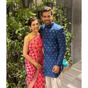 Aashutosh Gokhale Height, Age, Girlfriend, Wife, Family, Biography ...