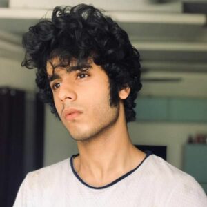 Poojan Chhabra Height, Age, Girlfriend, Family, Biography & More ...