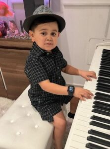 Abdu Rozik Height, Weight, Age, Wife, Family, Biography » StarsUnfolded