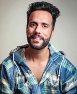 Ashu Ghai Age, Wife, Family, Biography & More » StarsUnfolded