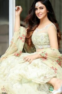 Naina Gupta (Actress) Height, Age, Husband, Family, Biography & More » StarsUnfolded