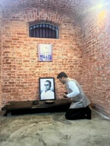 Shrikant Shinde Age, Wife, Family, Biography » StarsUnfolded