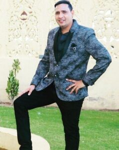 Suresh Albela Age, Wife, Children, Family, Biography & More » StarsUnfolded