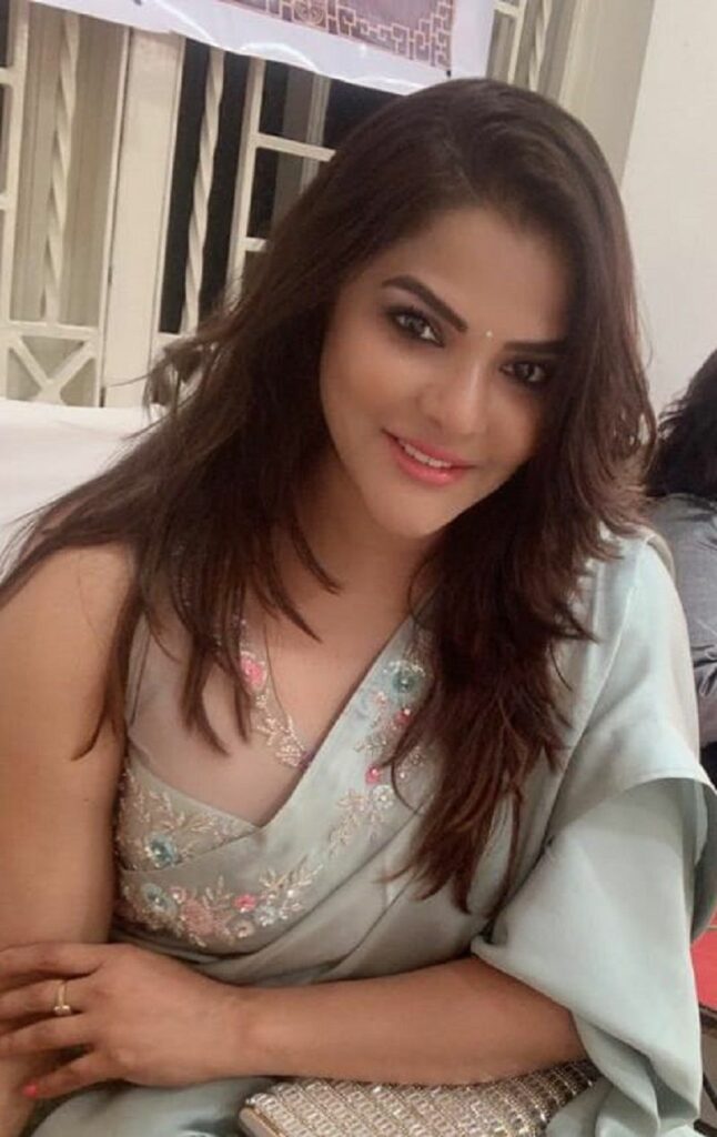 Arpita Mukherjee Height, Age, Husband, Family, Biography & More ...