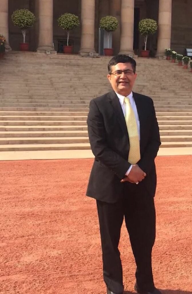 Ashish Chauhan Age, Wife, Children, Family, Biography & More ...