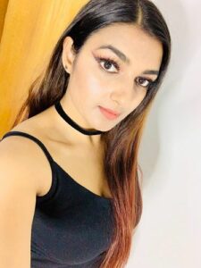 Mandy Azrot Height, Age, Family, Biography & More » StarsUnfolded