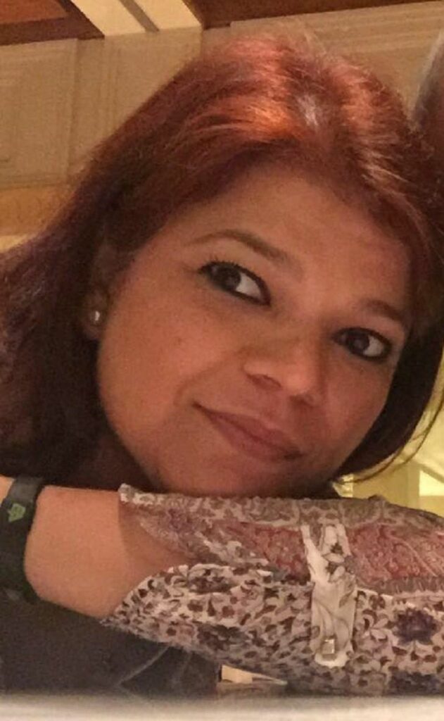 Rashmi Singh (Lyricist) Age, Husband, Children, Family, Biography ...