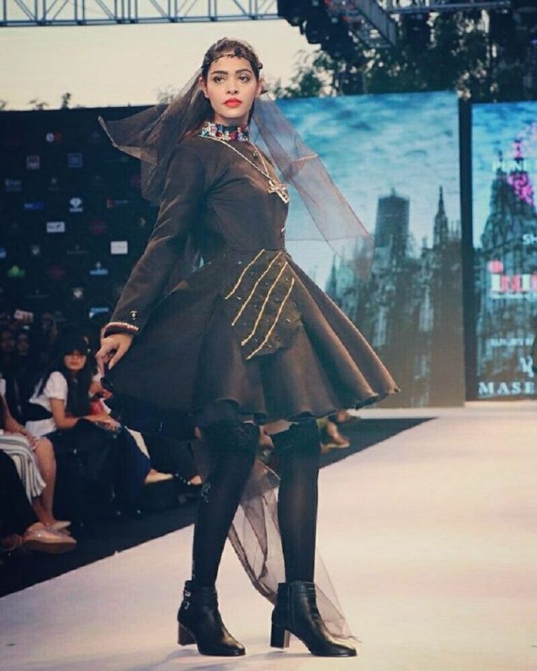 Akanksha Mohan Age, Death, Family, Biography & More » StarsUnfolded