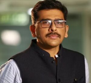 Sanket Upadhyay Age, Wife, Children, Family, Biography & More ...