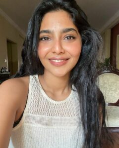 Aishwarya Lekshmi Age, Boyfriend, Family, Biography & More » StarsUnfolded