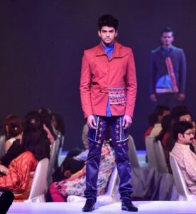 Darsh Chandrappa Height, Age, Girlfriend, Family, Biography & More ...