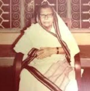 Mahadevi Varma Age, Death, Husband, Children, Family, Biography & More » StarsUnfolded