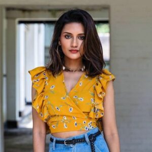 Nivaashiyni (Bigg Boss Tamil 6) Height, Age, Boyfriend, Family ...