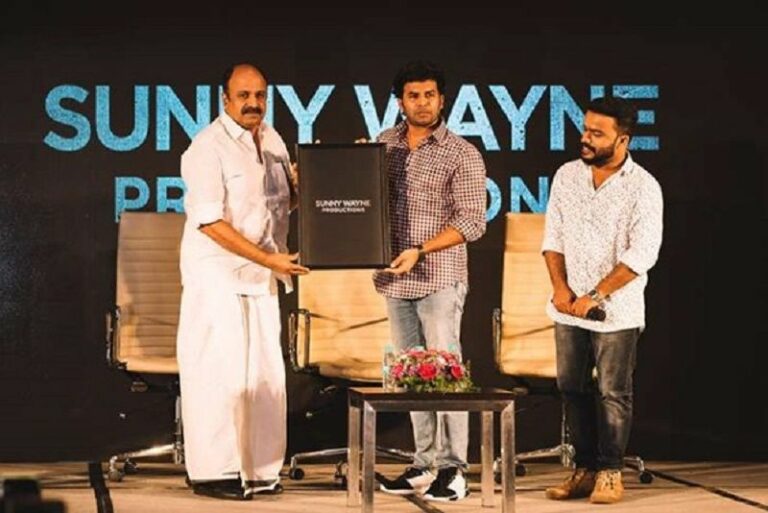 Sunny Wayne Height, Age, Girlfriend, Wife, Children, Family, Biography ...