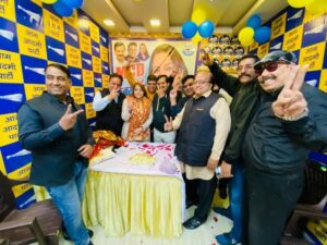 Shelly Oberoi Age, Husband, Family, Biography & More » StarsUnfolded