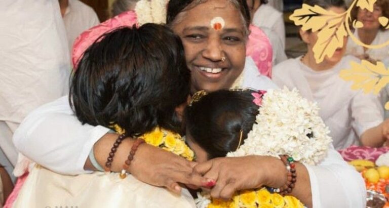 Mata Amritanandamayi Devi Age, Husband, Family, Biography & More ...