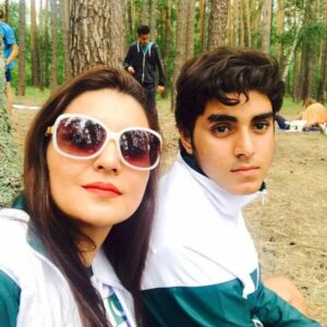 Kashmala Tariq Age, Boyfriend, Husband, Family, Biography & More ...