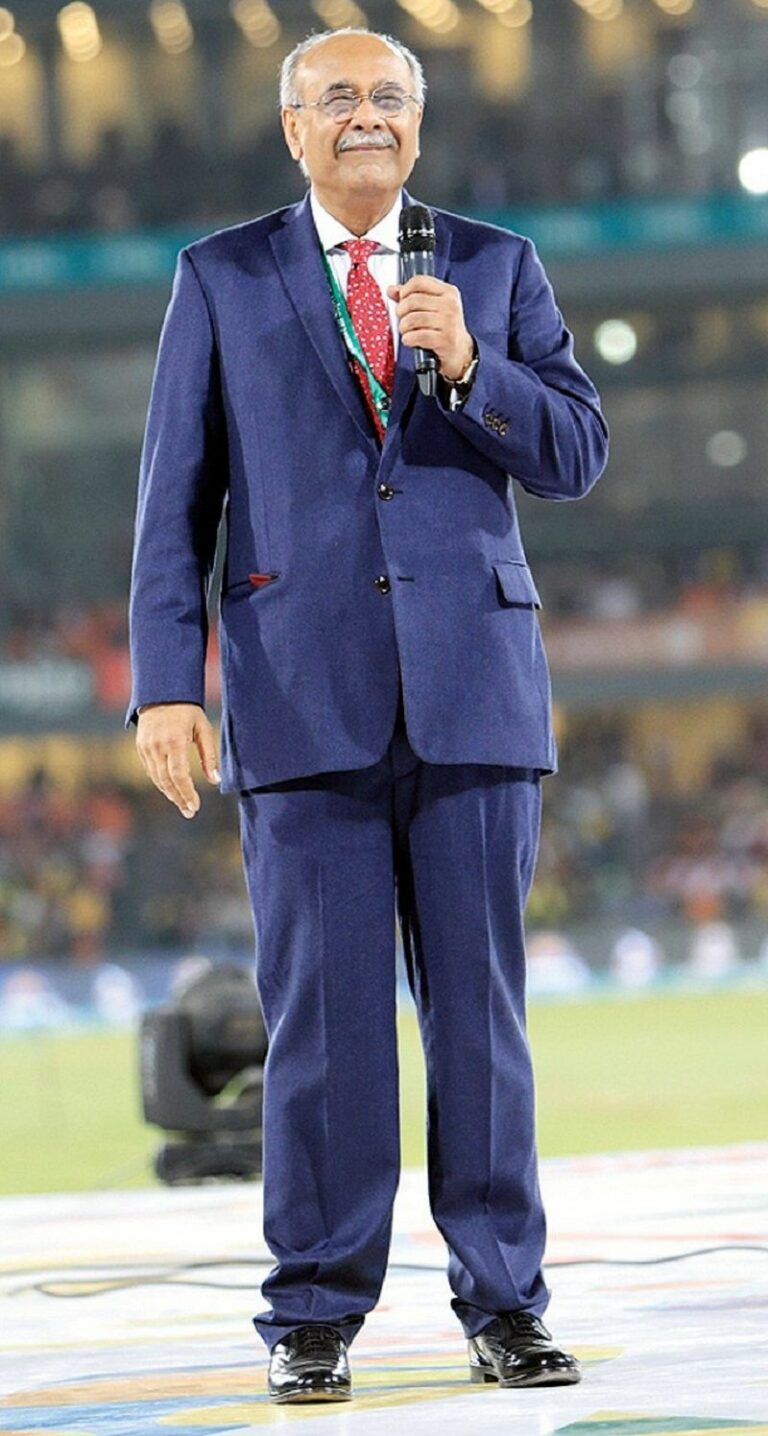 Najam Sethi Age, Wife, Children, Family, Biography & More » StarsUnfolded