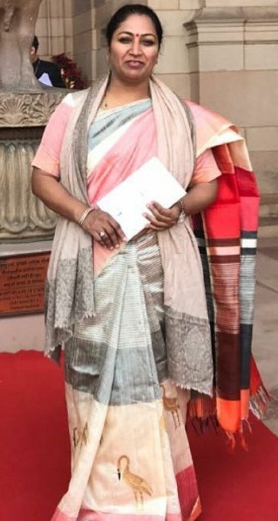 Rekha Gupta Age, Caste, Husband, Children, Family, Biography ...