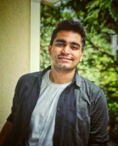 Viraj Ghelani Age, Girlfriend, Family, Biography » StarsUnfolded