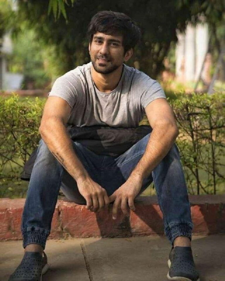 Ambrish Verma Age, Girlfriend, Family, Biography & More » StarsUnfolded