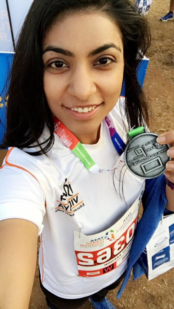 Himani Kapoor Age, Husband, Family, Biography » StarsUnfolded